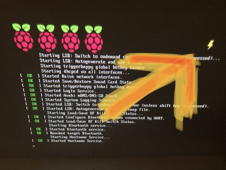 Raspberry Pi - gelber Blitz - buntes Quadrat